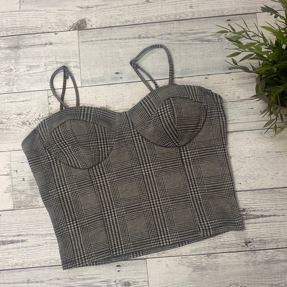 liz and Sara | Tops | Liz And Sara Top L | Poshmark